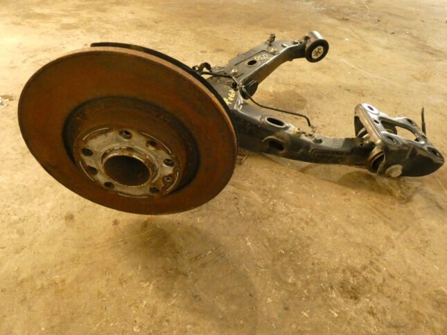 Citroen Dispatch Drivers Offside Rear Wheel Hub 1.5HDI 2021 - Chrispin ...