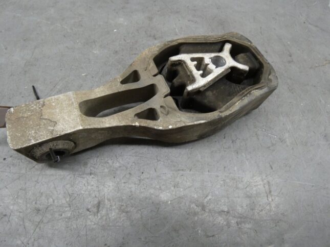 Citroen Dispatch Manual Rear Gearbox Mount 1.5HDI 2021 - Chrispin's ...