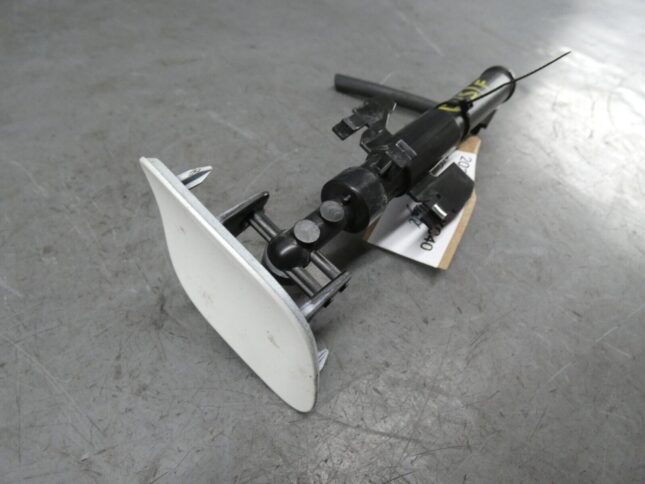Volvo XC40 Drivers Offside Front Headlight Headlamp Washer 1.5 Auto ...