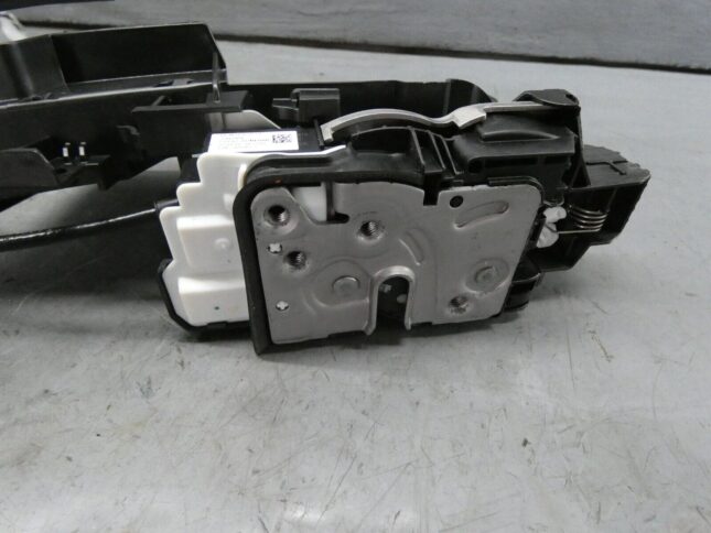 Volvo XC40 Drivers Offside Front Door Lock Latch Motor 1.5 Auto 2021 ...