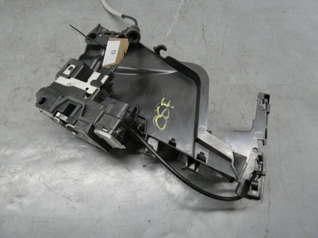 Volvo XC40 Drivers Offside Front Door Lock Latch Motor 1.5 Auto 2021 ...