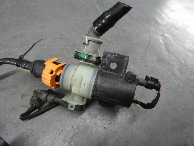 Volvo XC40 Canister Purge Solenoid Valve 1.5 Auto 2021 - 32139918 ...