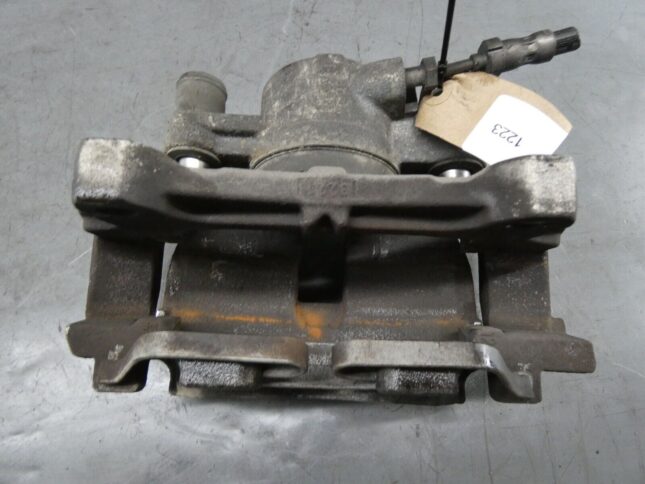 Volvo XC40 Drivers Offside Front Brake Caliper 1.5 Auto 2021 - 31471664 ...