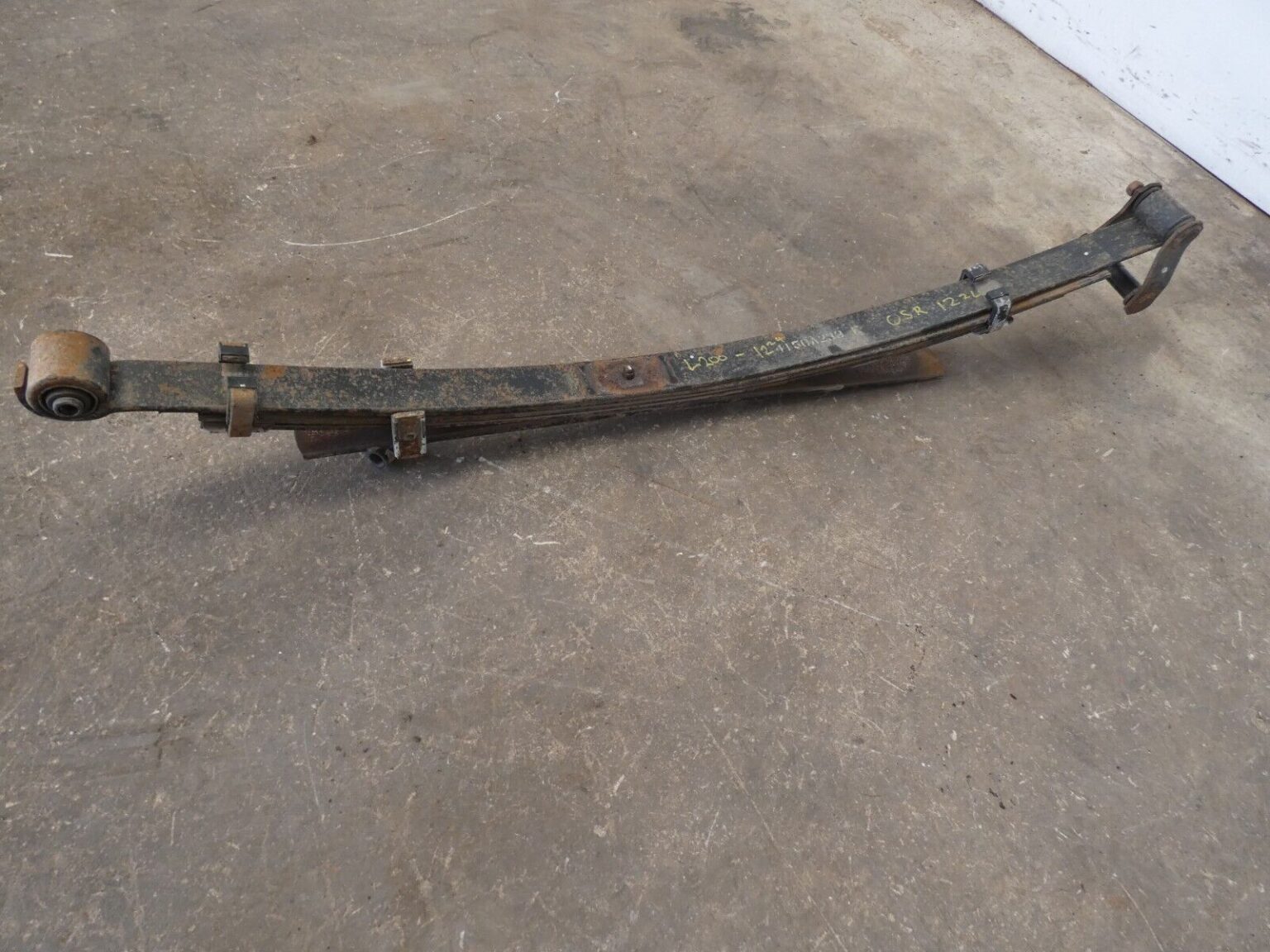 Mitsubishi L200 Drivers Offside Rear Leaf Spring 2.4DI-D Auto 2018 ...