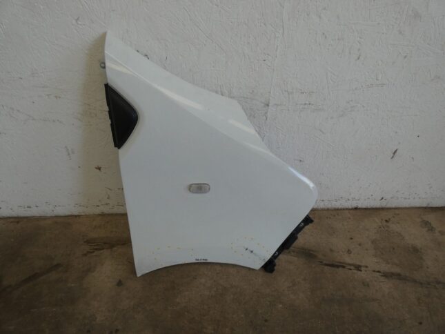 Vauxhall Vivaro Drivers Offside Front Wing 1.6CDTI 2016 (WHITE - 10U ...