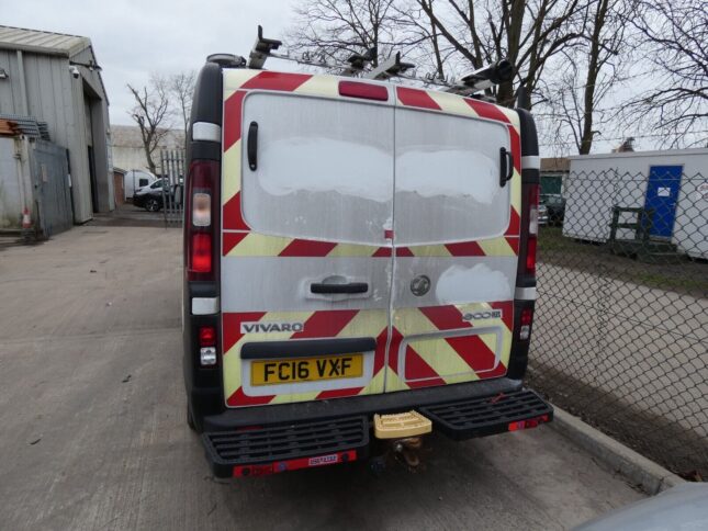 Vauxhall Vivaro Drivers Offside Front Wing 1.6CDTI 2016 (WHITE - 10U ...
