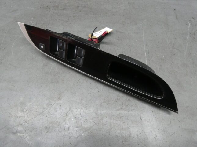 Mitsubishi L200 Drivers Offside Front Window Switches 2.4DI-D 2018 ...