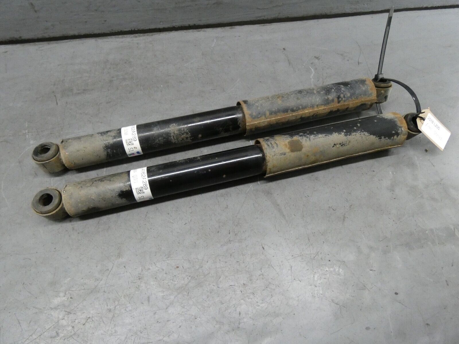 Mitsubishi L200 Rear Shocks Absorber Shocks 2.4DI-D 2018 (PAIR ...