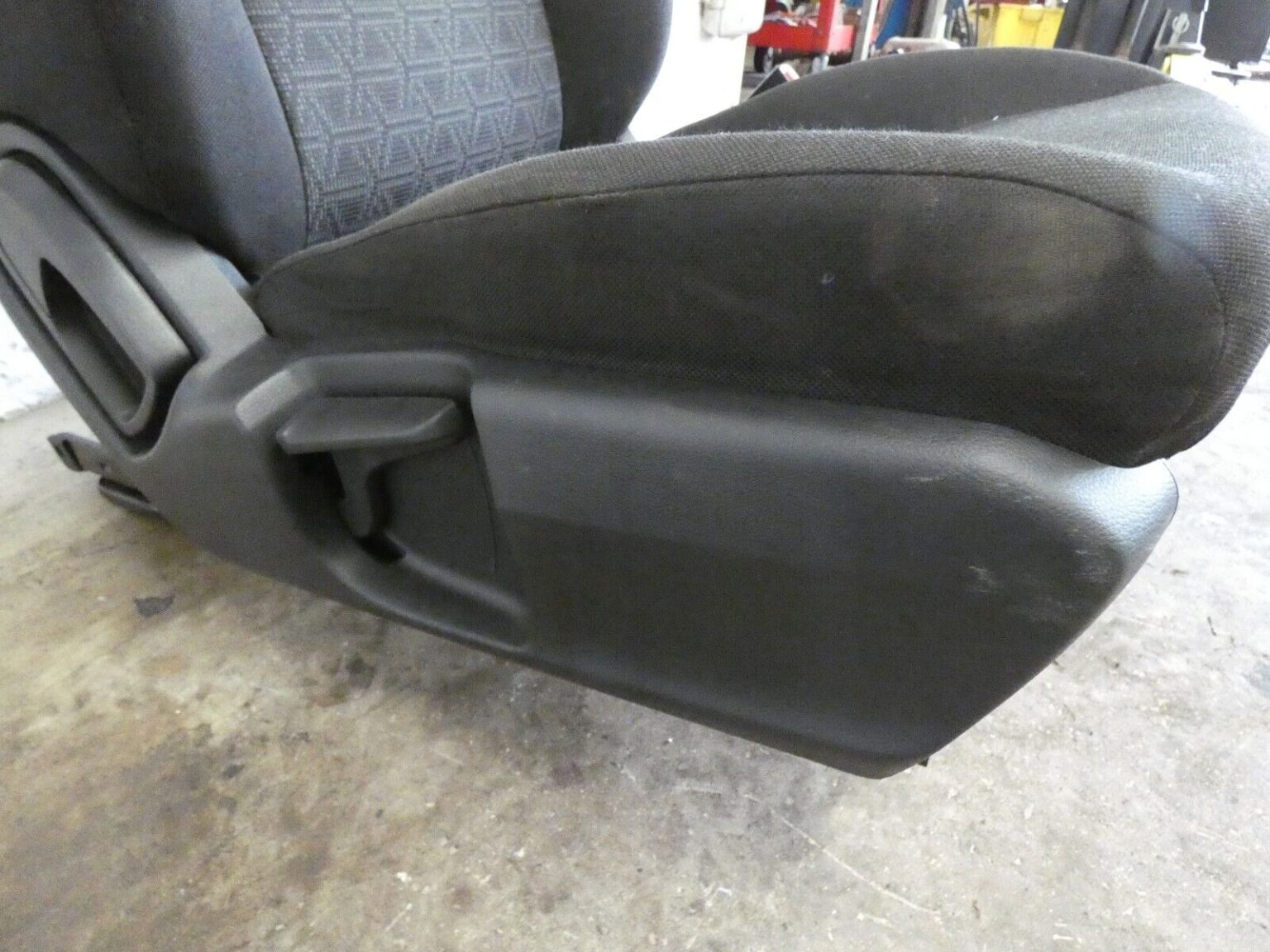 Ford Ranger Drivers Offside Front Seat 2.0TDCI.E 2021 - Chrispin's Used ...
