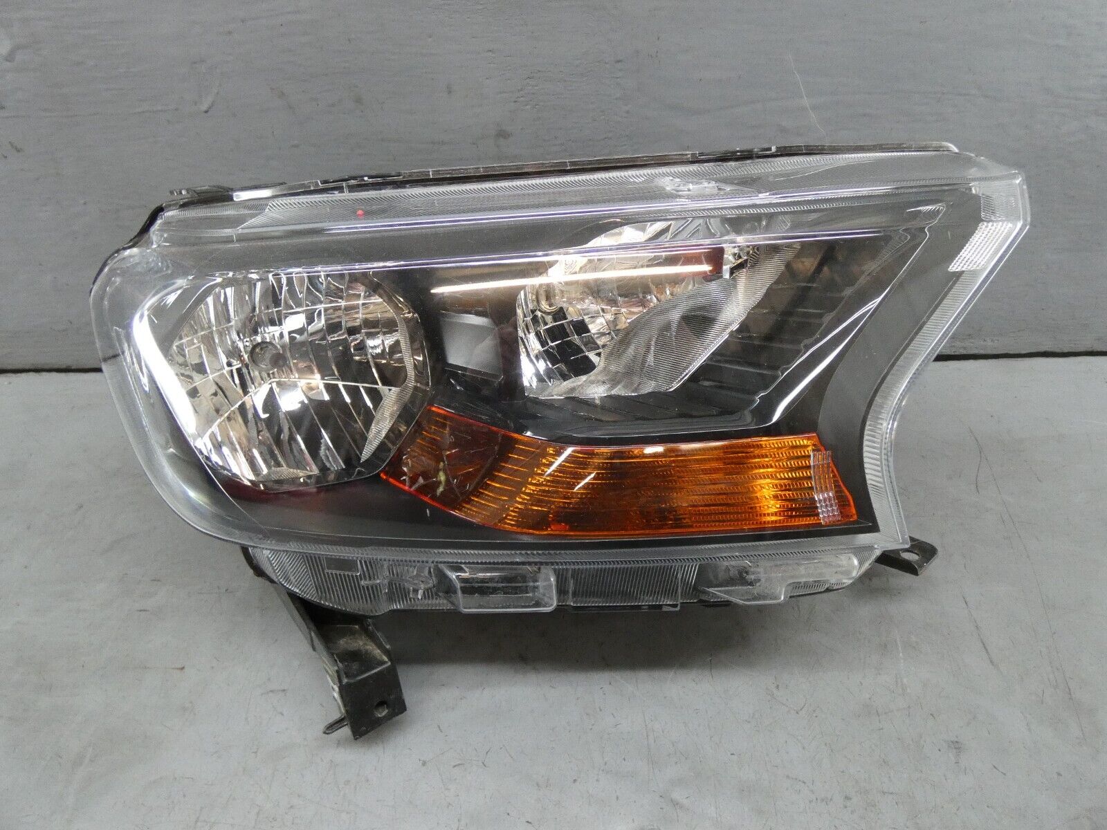 Ford Ranger Drivers Offside Front Headlight Headlamp 2021 ...