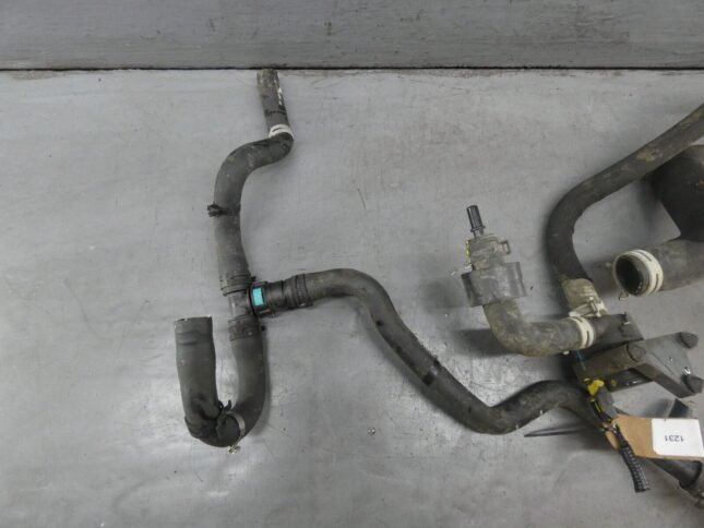 Ford Ranger Water Pump Pumps & Pipes Hoses 2.0TDCI.E 2021 - JB3G 18D473 ...