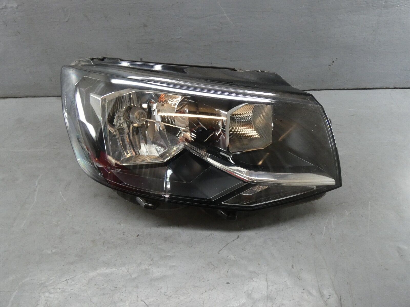 VW Volkswagen Transporter T6 Drivers Offside Front Headlight Headlamp ...