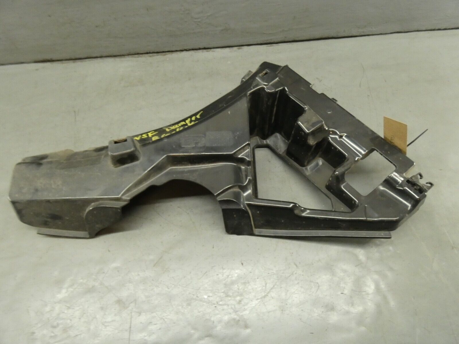 Ford Transit Custom Passenger Nearside Front Wing Bracket 2021 ...