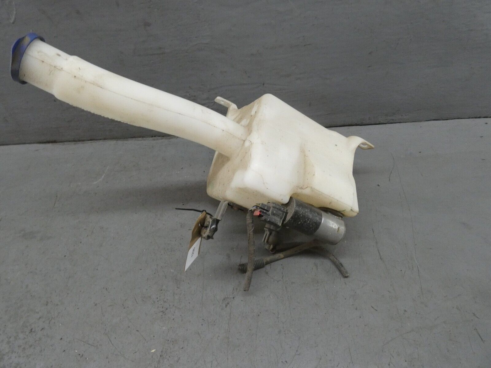 Ford Ranger Washer Bottle 2.2TDCI 2019 - Chrispin's Used Car Spares