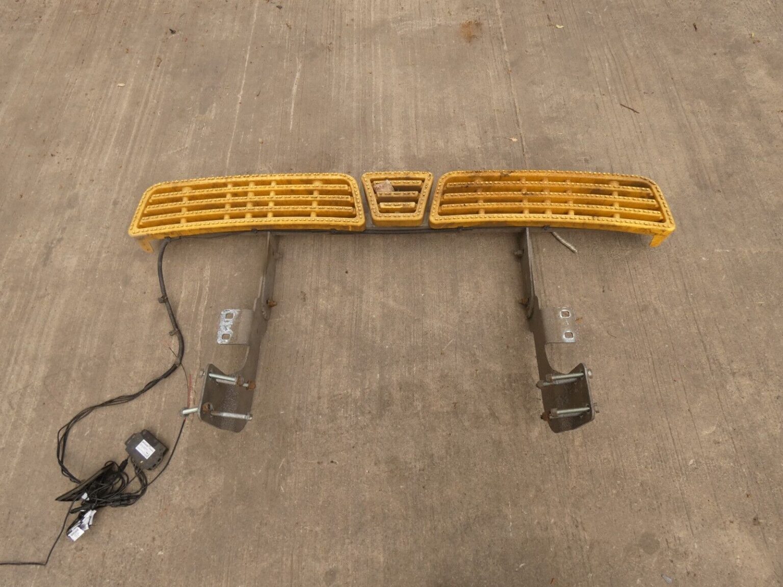 Ford Transit 350 Rear Step Bar 2.0TDCI 2019 - Chrispin's Used Car Spares