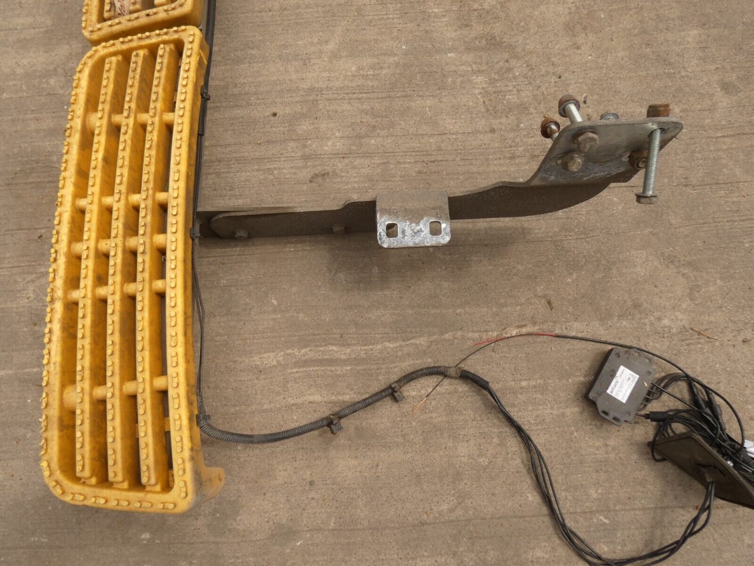 Ford Transit 350 Rear Step Bar 2.0TDCI 2019 - Chrispin's Used Car Spares