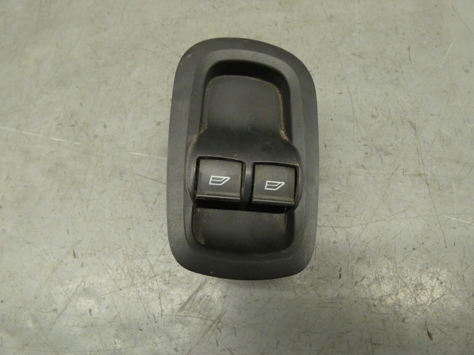 Ford Transit 350 Drivers Offside Front Window Switches 2019 - GK2T ...