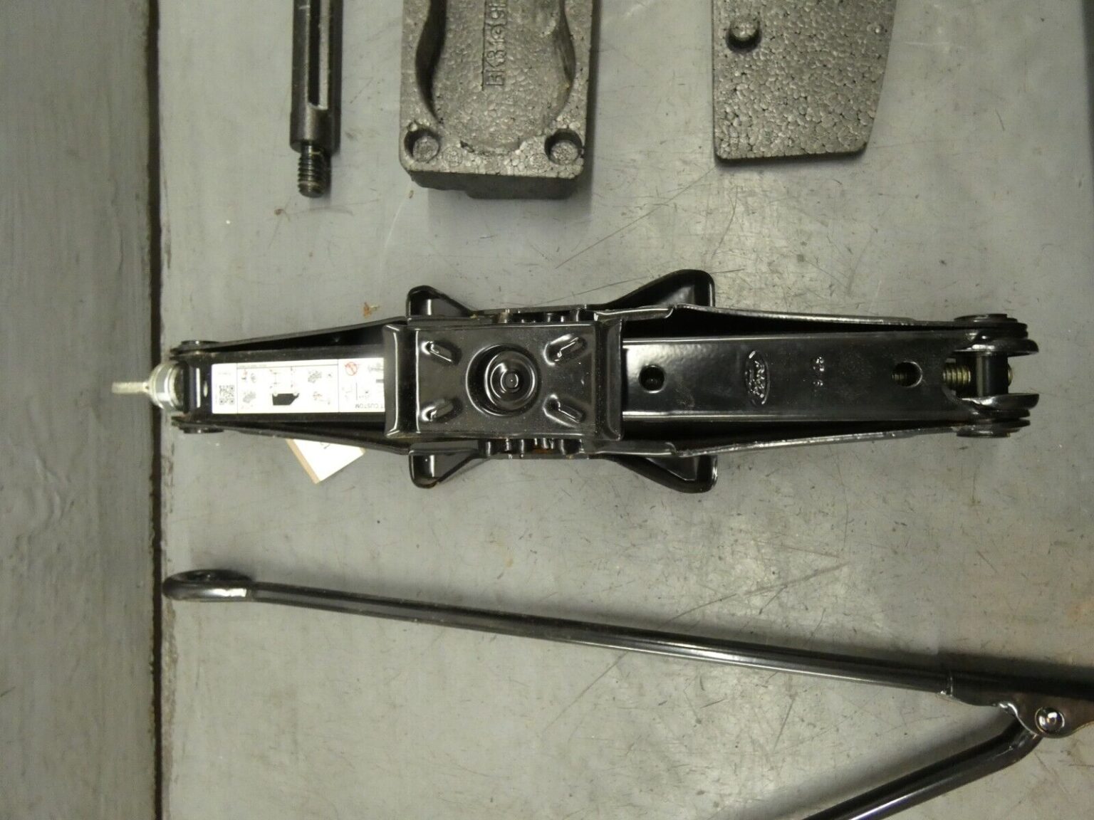 Ford Transit 350 Jack & Wheel Brace Set Kit 2.0TDCI 2019 - Chrispin's ...