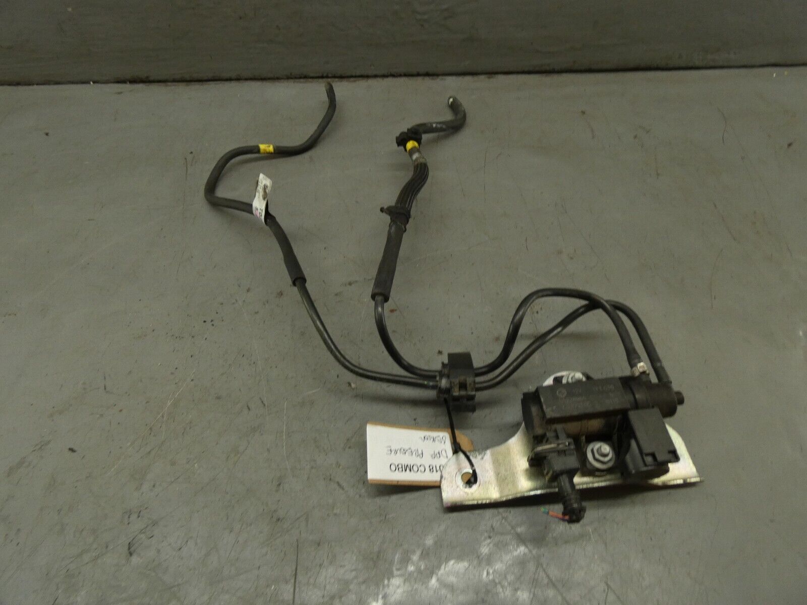 Vauxhall Combo DPF Pressure Sensor 1.3CDTI 2018 - 55228986 - Chrispin's ...