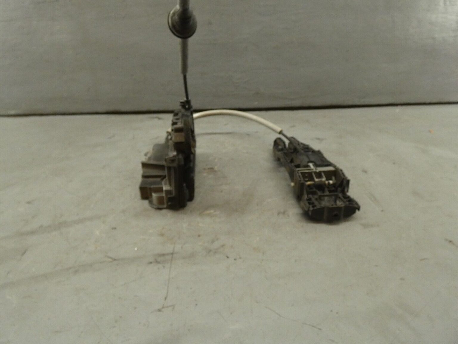 VW Volkswagen Caddy Drivers Offside Front Door Lock Latch Motor 2.0HDI ...