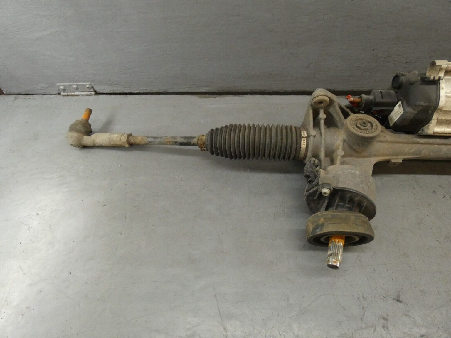 VW Volkswagen Caddy Steering Rack 2.0HDI 2016 - Chrispin's Used Car Spares