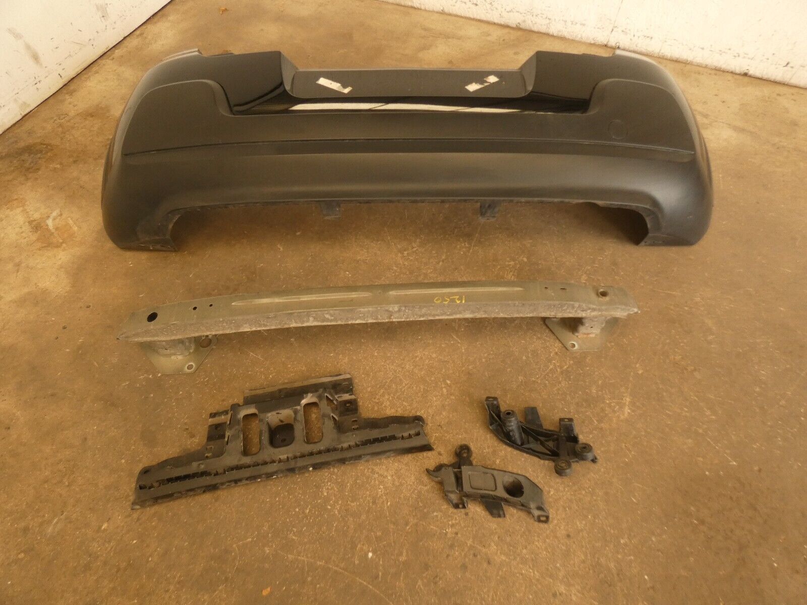 Citroen C3 Rear Bumper c/w Reinforcer Bar & Brackets 1.6HDI 2018 (BLACK ...