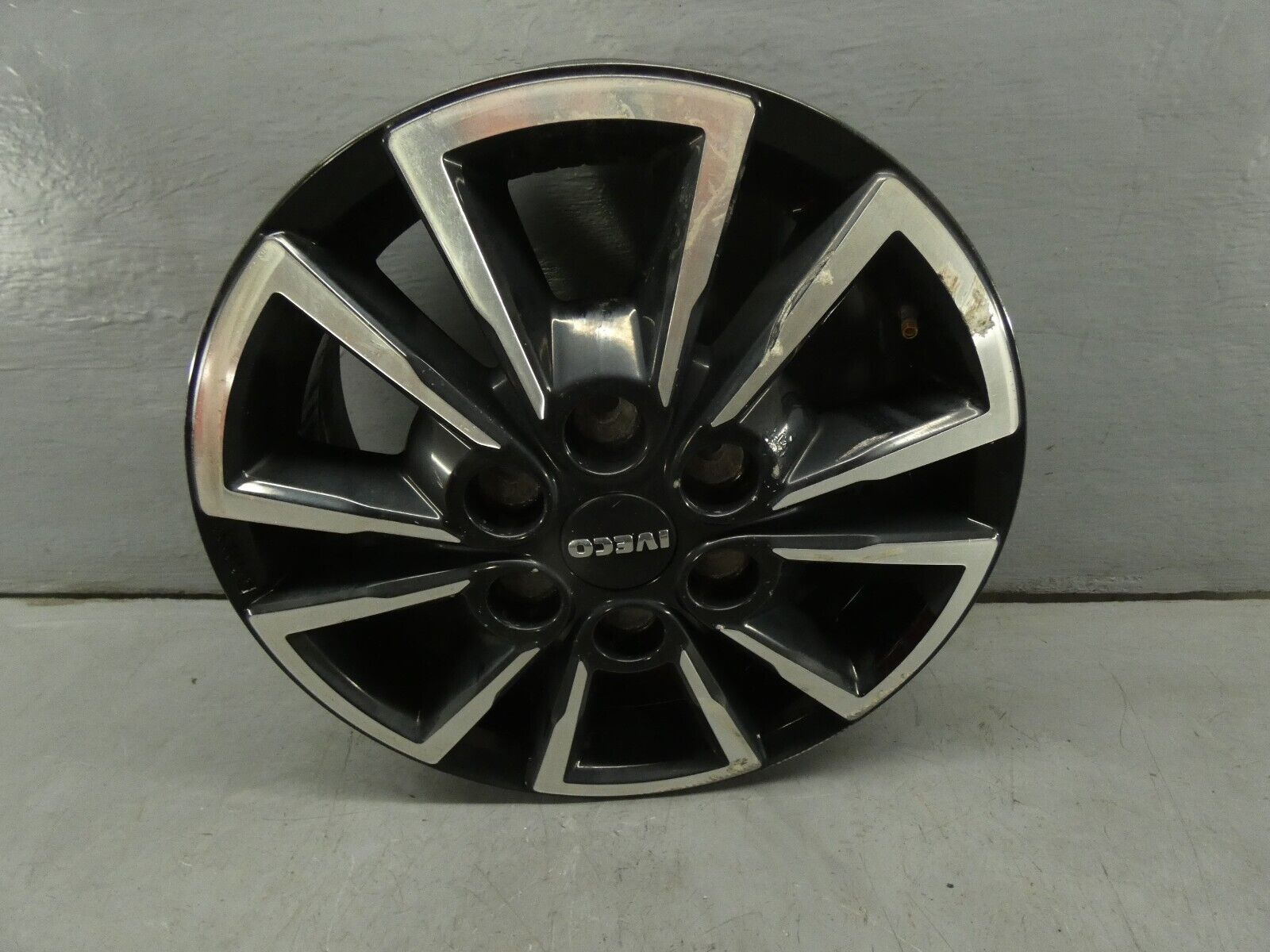 One 16" (2019) Iveco Daily 35S12 Alloy Wheel Rim (D) - 6 Spoke - 6 ...