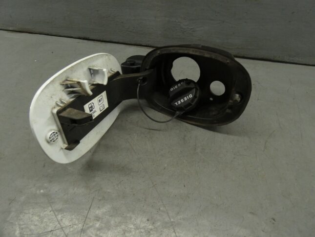 Kia Ceed Diesel & Adblue Fuel Flap Cap Cover 5dr 2019 (WHITE - WD ...