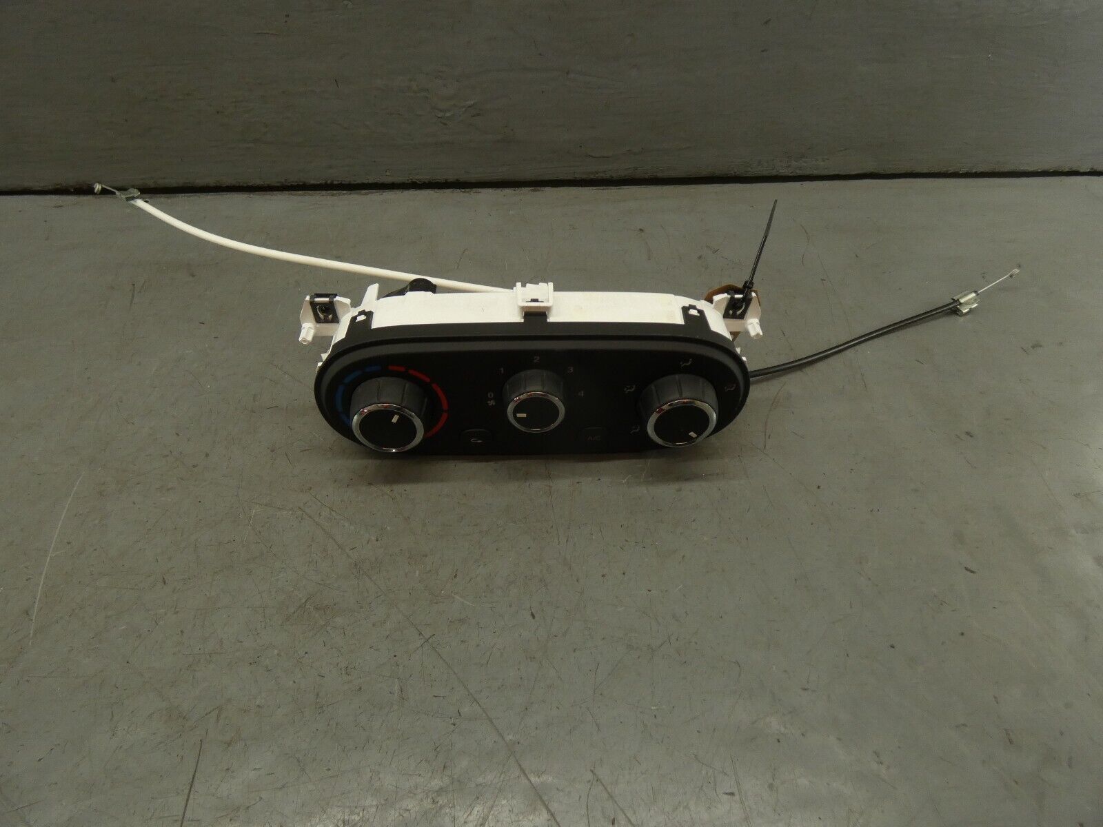 Iveco Daily Heater Controls Control Unit with AIR CON 35S12 2.3 2019 ...