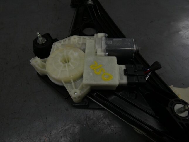 Renault Clio Drivers Offside Rear Window Motor 5dr 1.0 Petrol 2021 ...