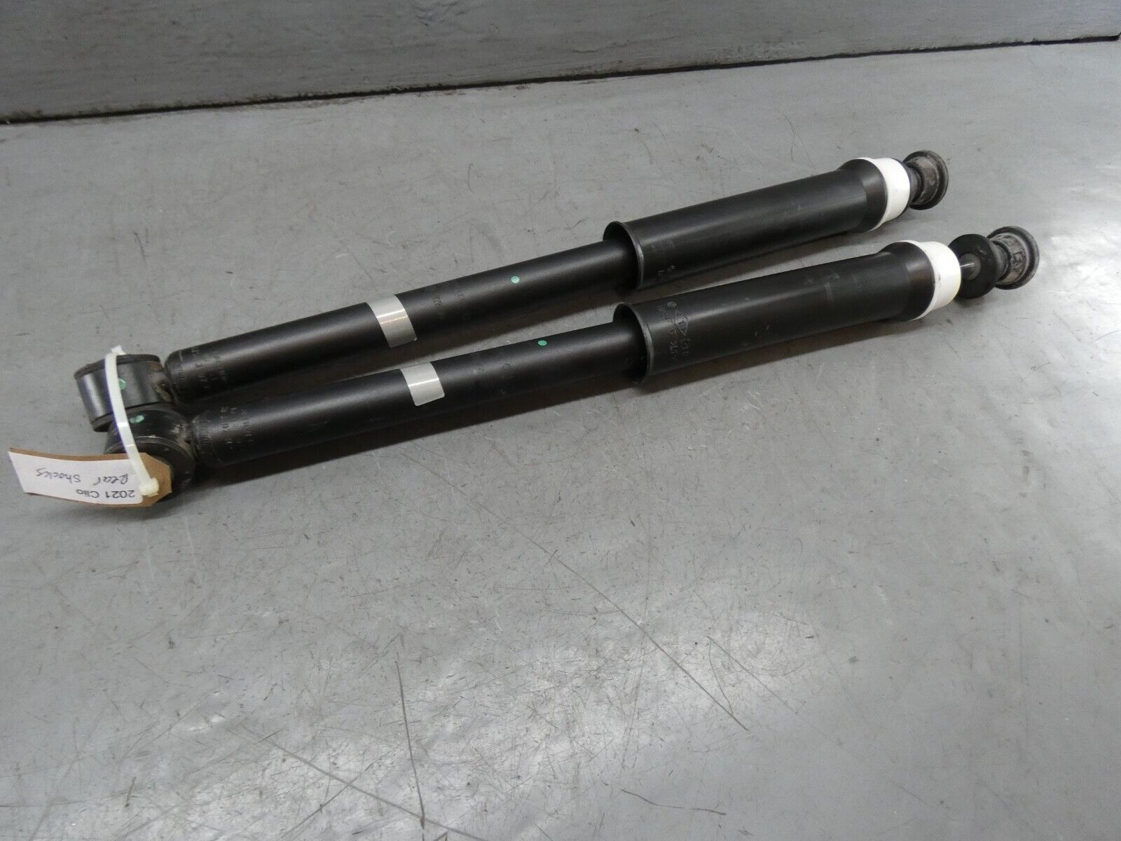 Renault Clio Rear Shock Absorber Shocks 5dr 1.0 Petrol 2021 (PAIR ...