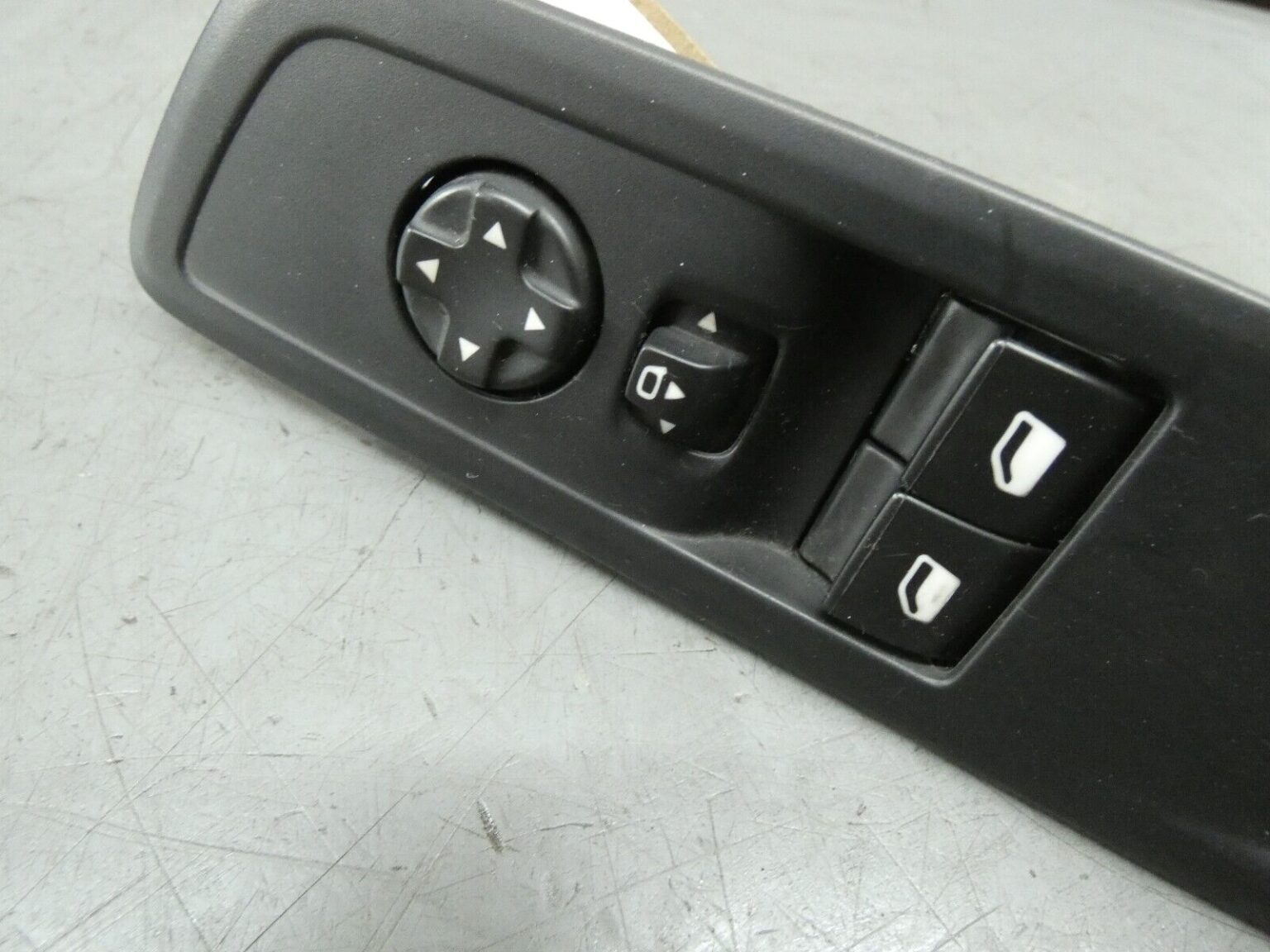 Peugeot Expert Drivers Offside Front Window Switches 1.6HDI 2018 ...