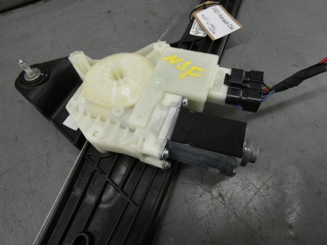 Renault Clio Passenger Nearside Front Window Motor 5dr 2021 - E11421 ...