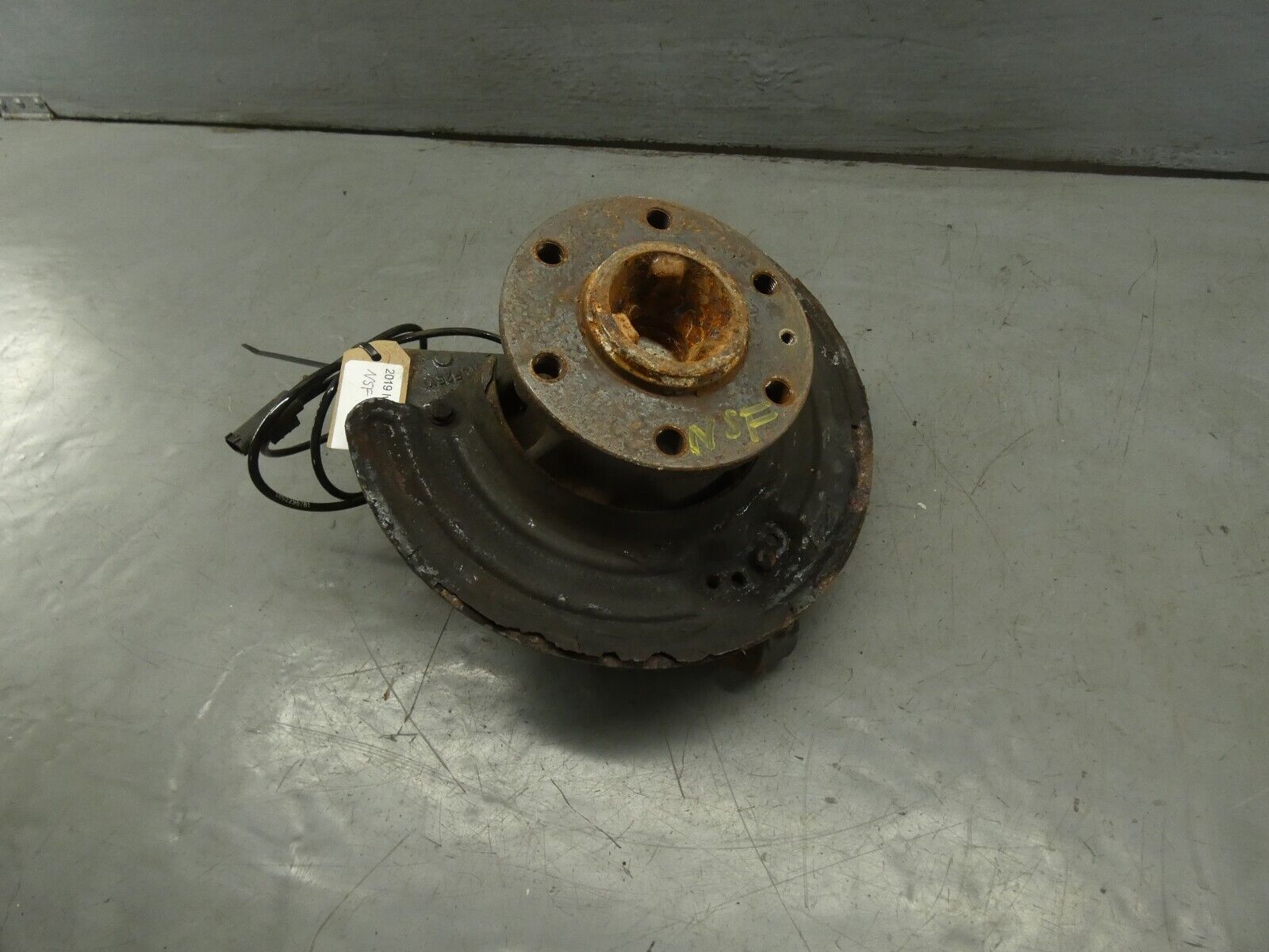 Iveco Daily Passenger Nearside Front Wheel Hub 35S12 2.3 2019 ...