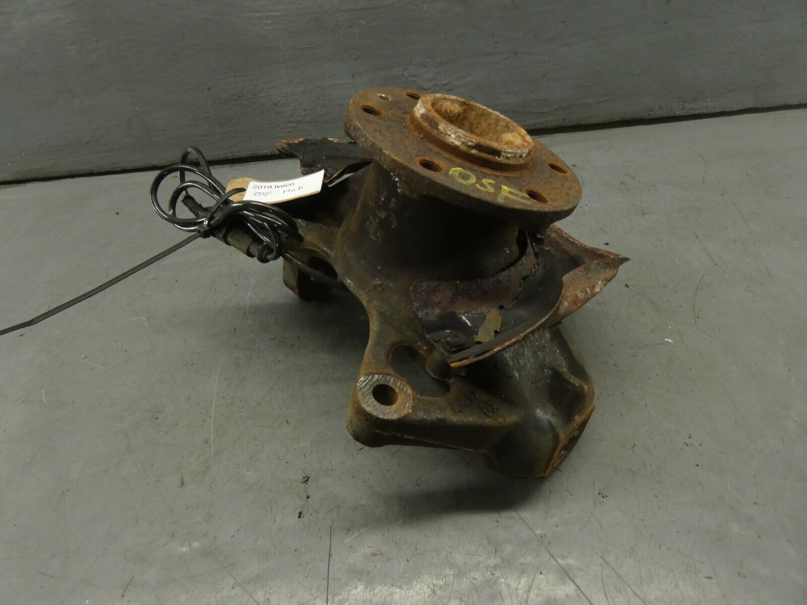 Iveco Daily Drivers Offside Front Wheel Hub 35S12 2.3 2019 - Chrispin's ...