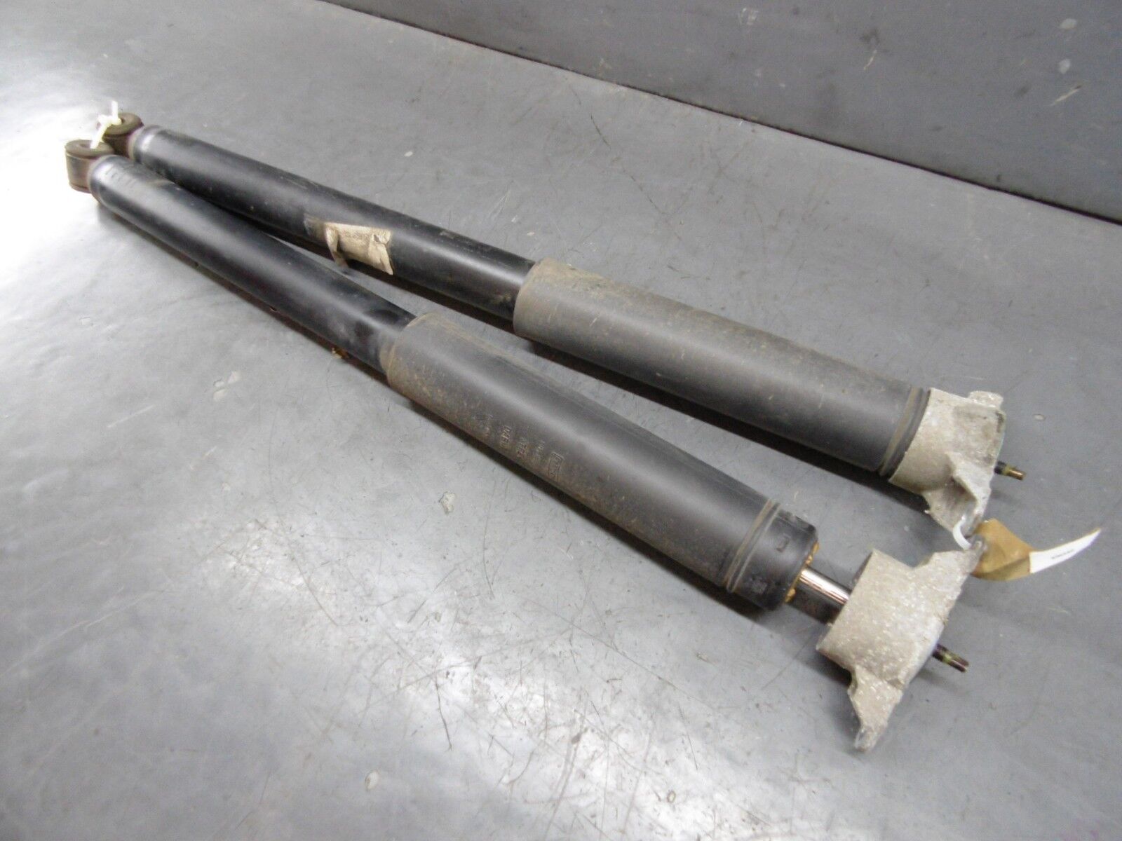 2016 Ford Focus 5dr 1.5TDCI Rear Shock Abosrber Shocks (PAIR) - FOMOCO ...