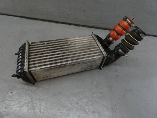 Peugeot 208 Intercooler 5dr 1.6HDI 2017 - 9803900780 - Chrispin's Used ...