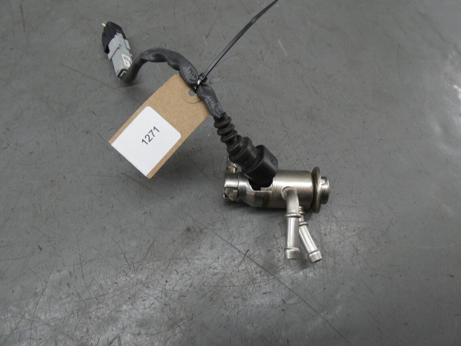 Renault Trafic Adblue Injector 2.0DCI 2021 - 208997976R - Chrispin's ...