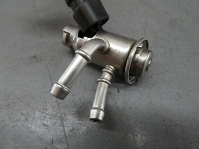 Renault Trafic Adblue Injector 2.0DCI 2021 - 208997976R - Chrispin's ...