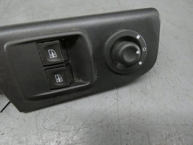 Renault Trafic Drivers Offside Front Window Switches 2.0DCI 2021 ...