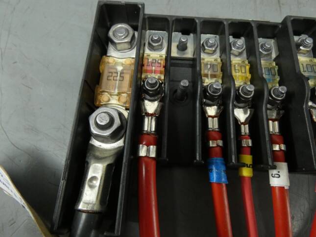 VW Volkswagen Transporter T6 Battery Fuse Fuses 2.0TDI 2017 - 7E6970187 ...