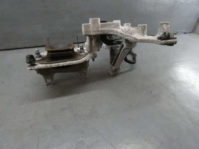 Renault Trafic Manual Gearbox Mount 2.0DCI 2021 - Chrispin's Used Car ...