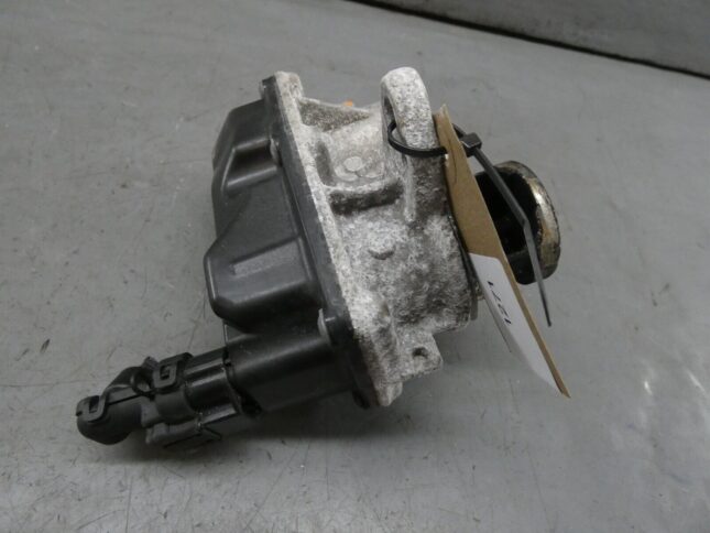 Renault Trafic EGR Valve 2.0DCI 2021 (B) - VALEO - 147105982R ...