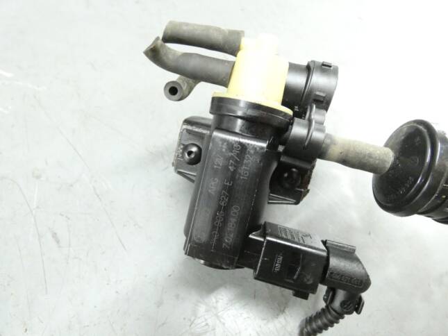 VW Volkswagen Transporter T6 EGR Turbo Pressure Control Solenoid 2017 ...