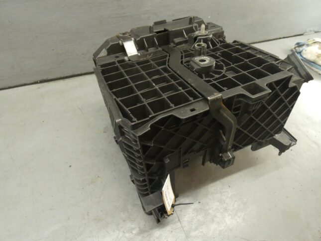 Vauxhall Vivaro Battery Box 1.6CDTI 2016 - Chrispin's Used Car Spares