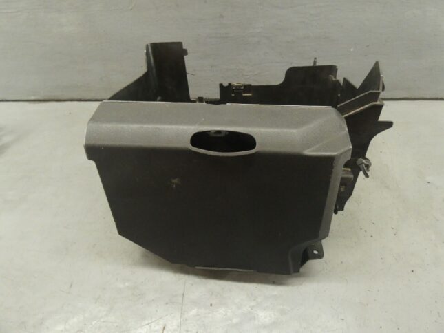 Vauxhall Vivaro Battery Box 1.6CDTI 2016 - Chrispin's Used Car Spares