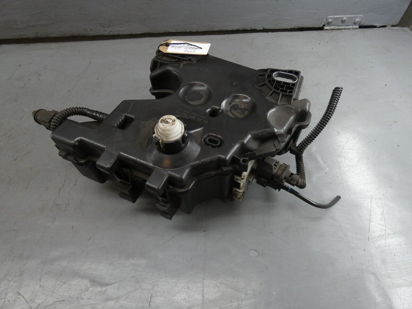 Peugeot Expert Fuel Additive Tank 1.6HDI 2021 - 9806830680 - Chrispin's ...
