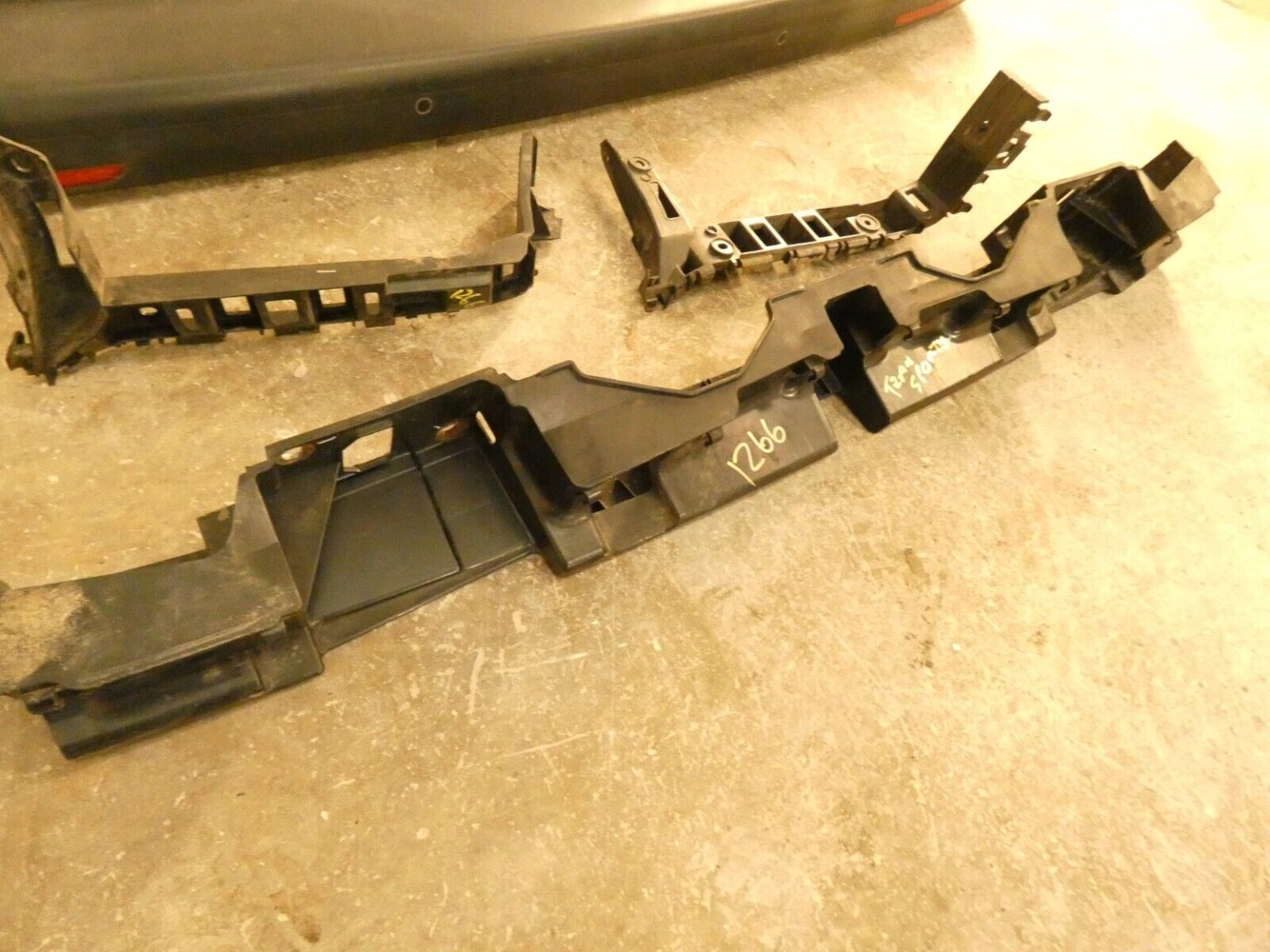 VW Volkswagen Transporter T6 Rear Bumper & Brackets 2.0TDI 2017 ...