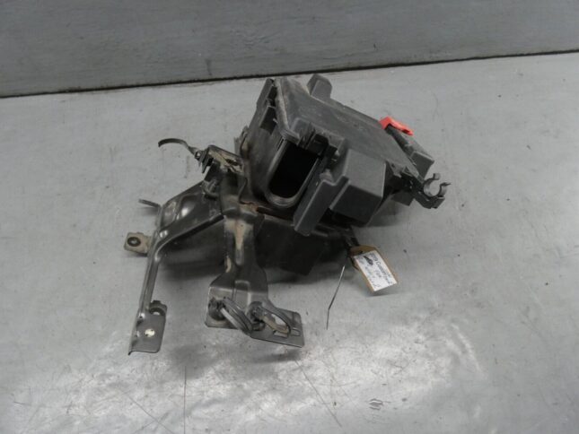 Ford Transit Custom Engine Bay Fuse Box & Bracket 2.0DCIV 2019 ...