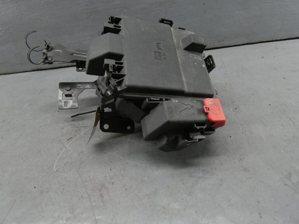 Ford Transit Custom Engine Bay Fuse Box & Bracket 2.0DCIV 2019 ...